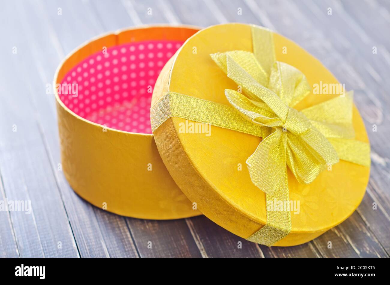 box for present Stock Photo - Alamy