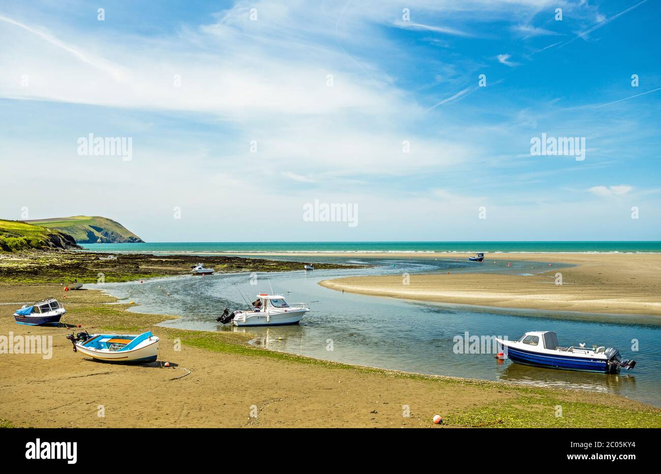 Newport parrog hi-res stock photography and images - Alamy
