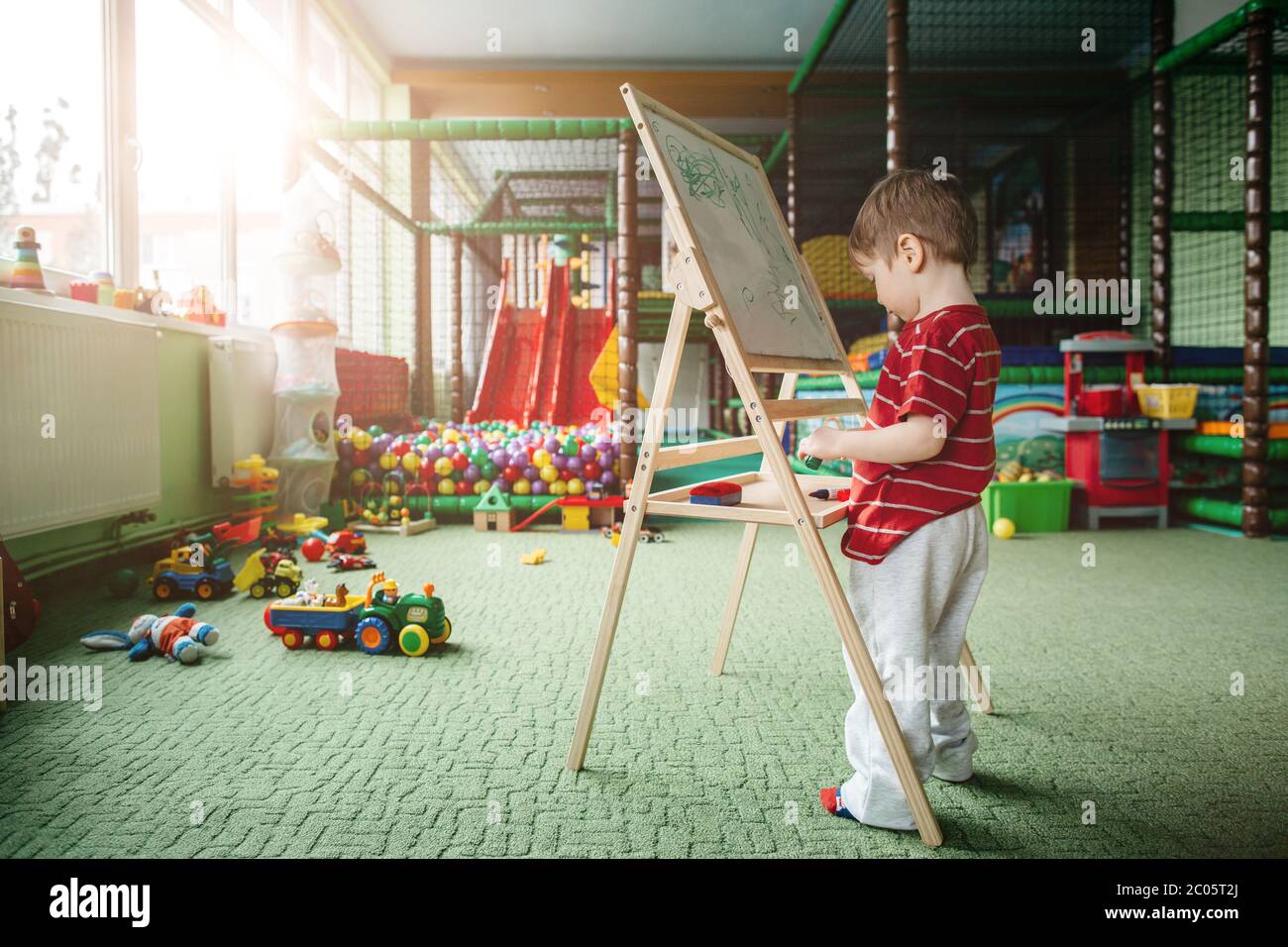 Child scribbling drawing hi-res stock photography and images - Alamy