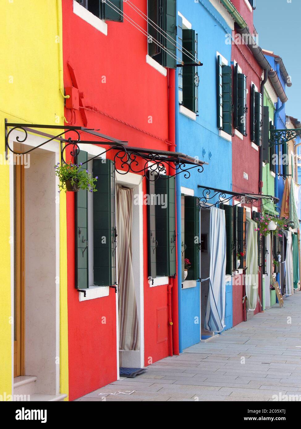 Colorfull facades hi-res stock photography and images - Alamy