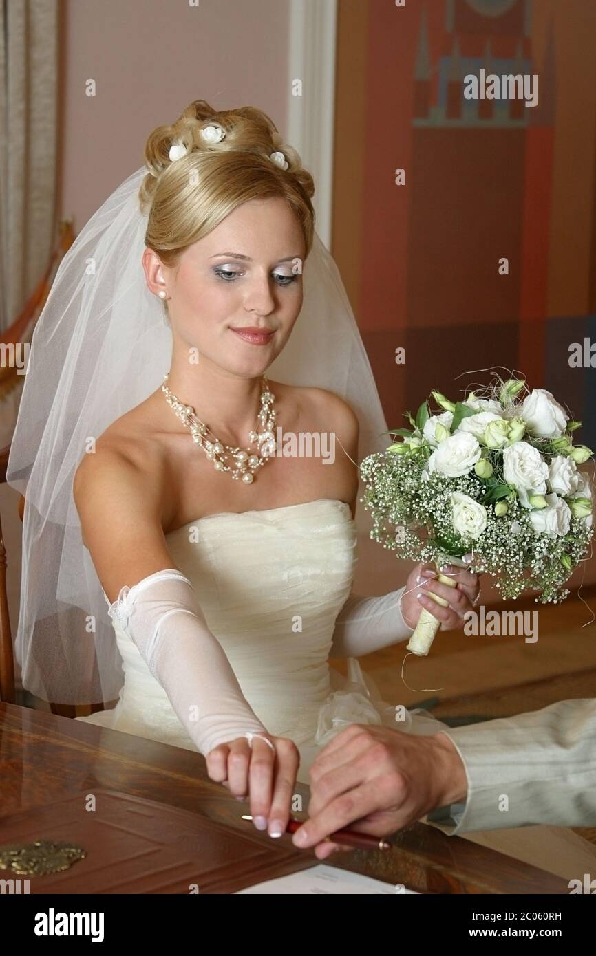 Person marriage hi-res stock photography and images - Alamy