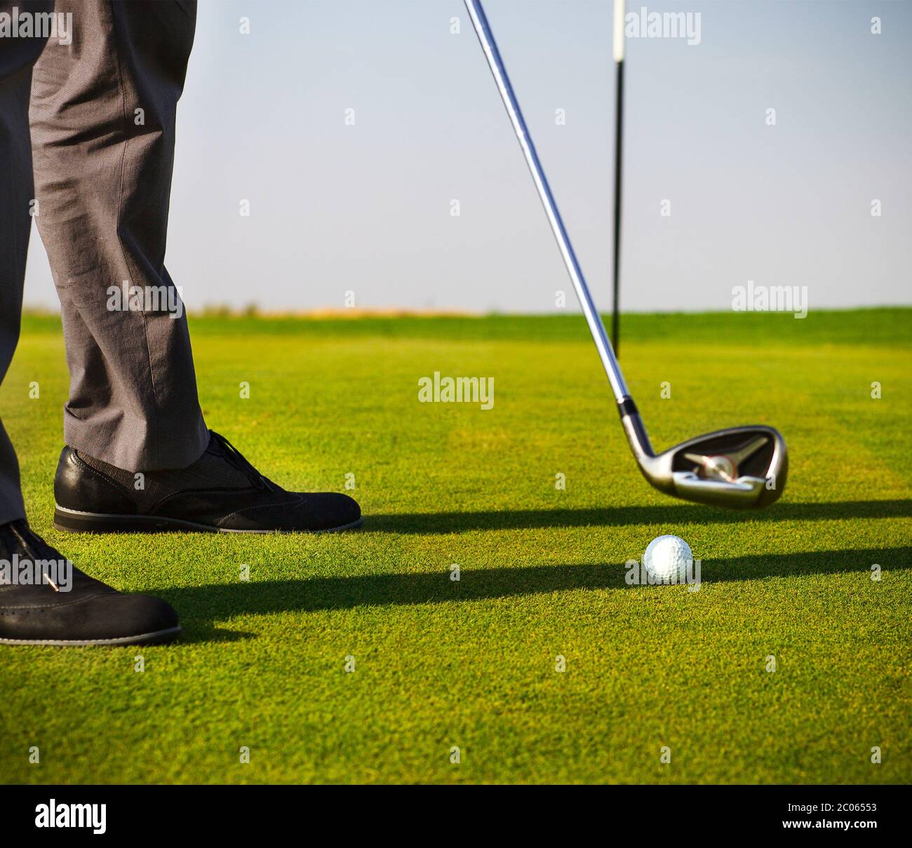 Aim putting hi-res stock photography and images - Alamy