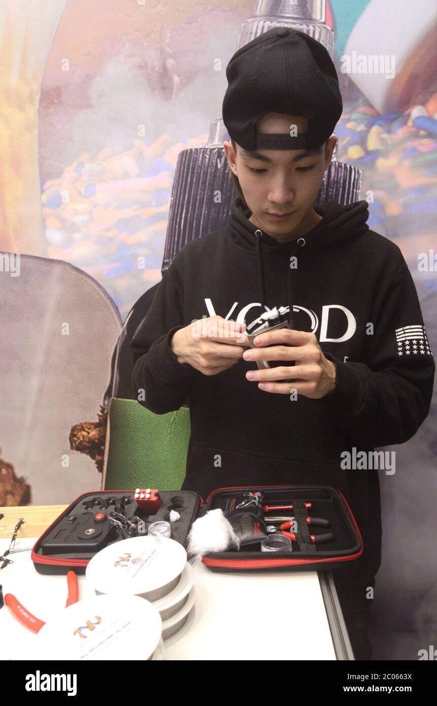 Vaper expo hi-res stock photography and images - Alamy