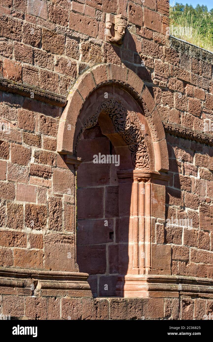 Three-pass arch and Barbarossa's head, palace wall, medieval castle ...