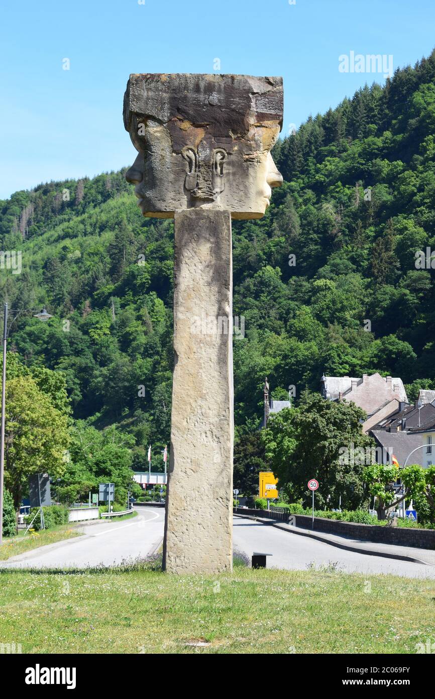 Two faced statue hi-res stock photography and images - Alamy