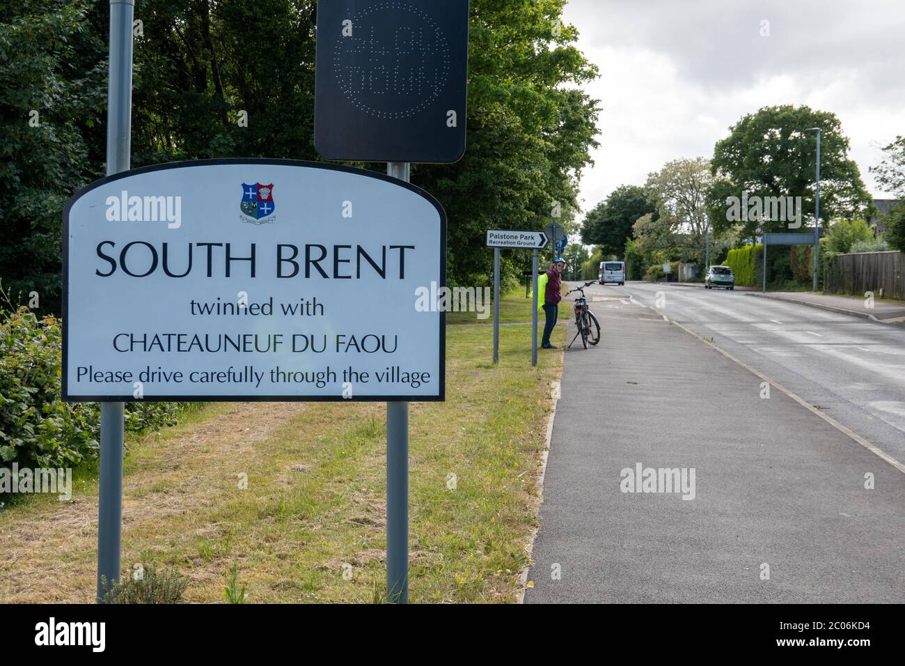 South brent village sign hi-res stock photography and images - Alamy