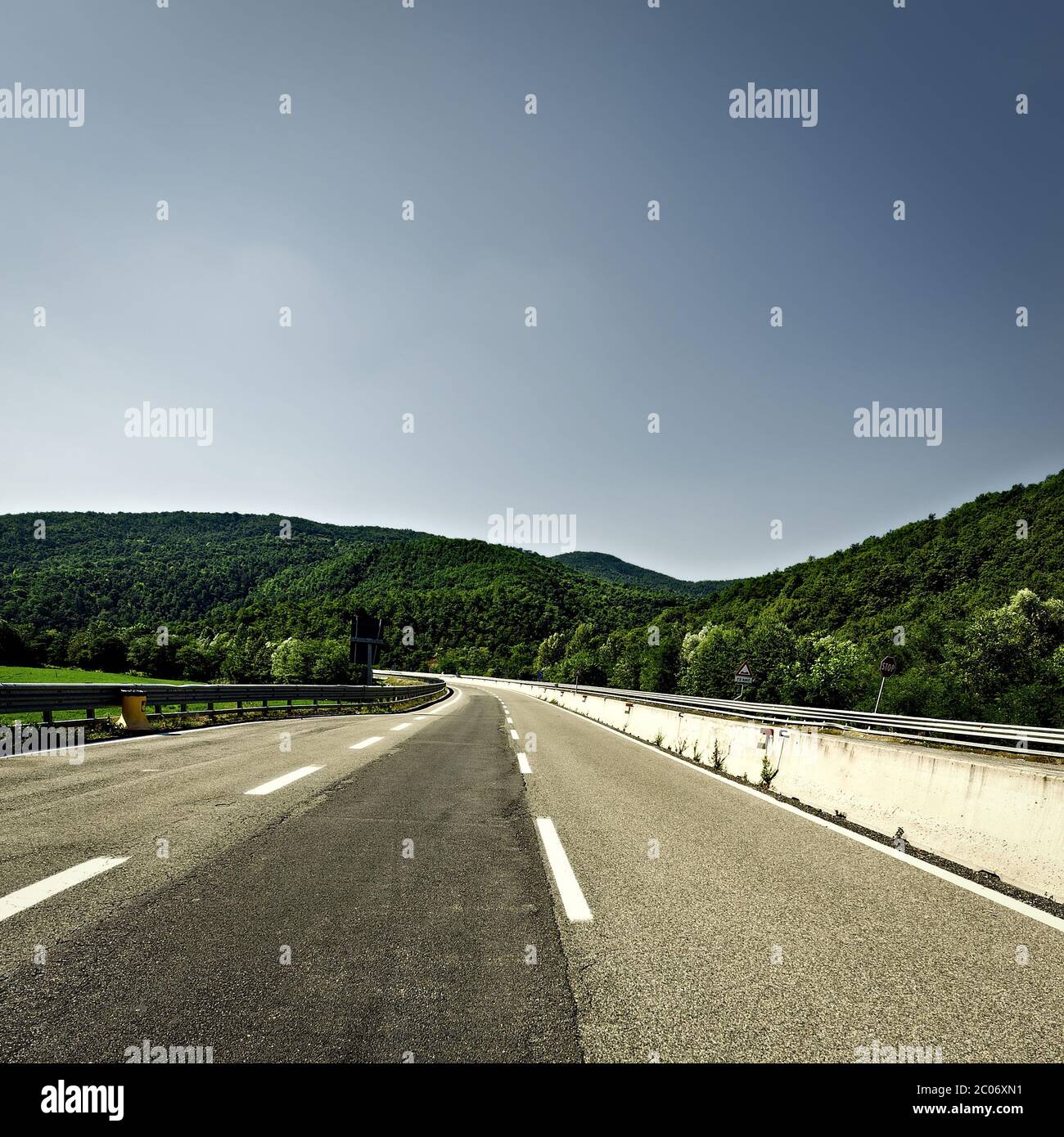Freeway environment hi-res stock photography and images - Alamy
