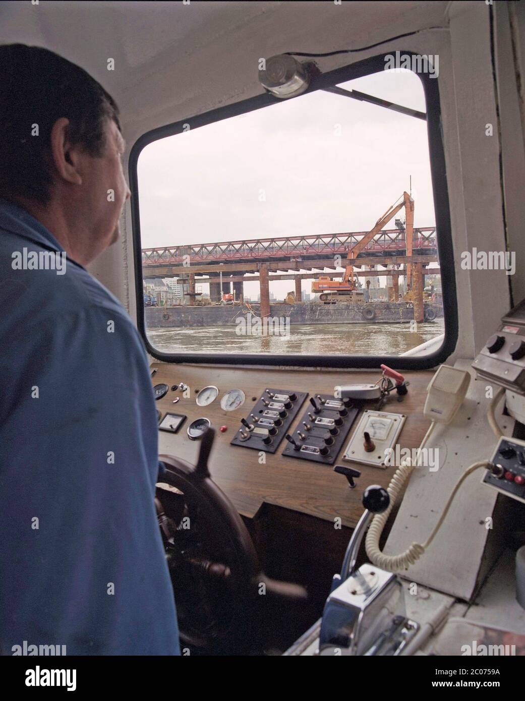 1996, construction works at Hungerford Bridge, on the River Thames ...
