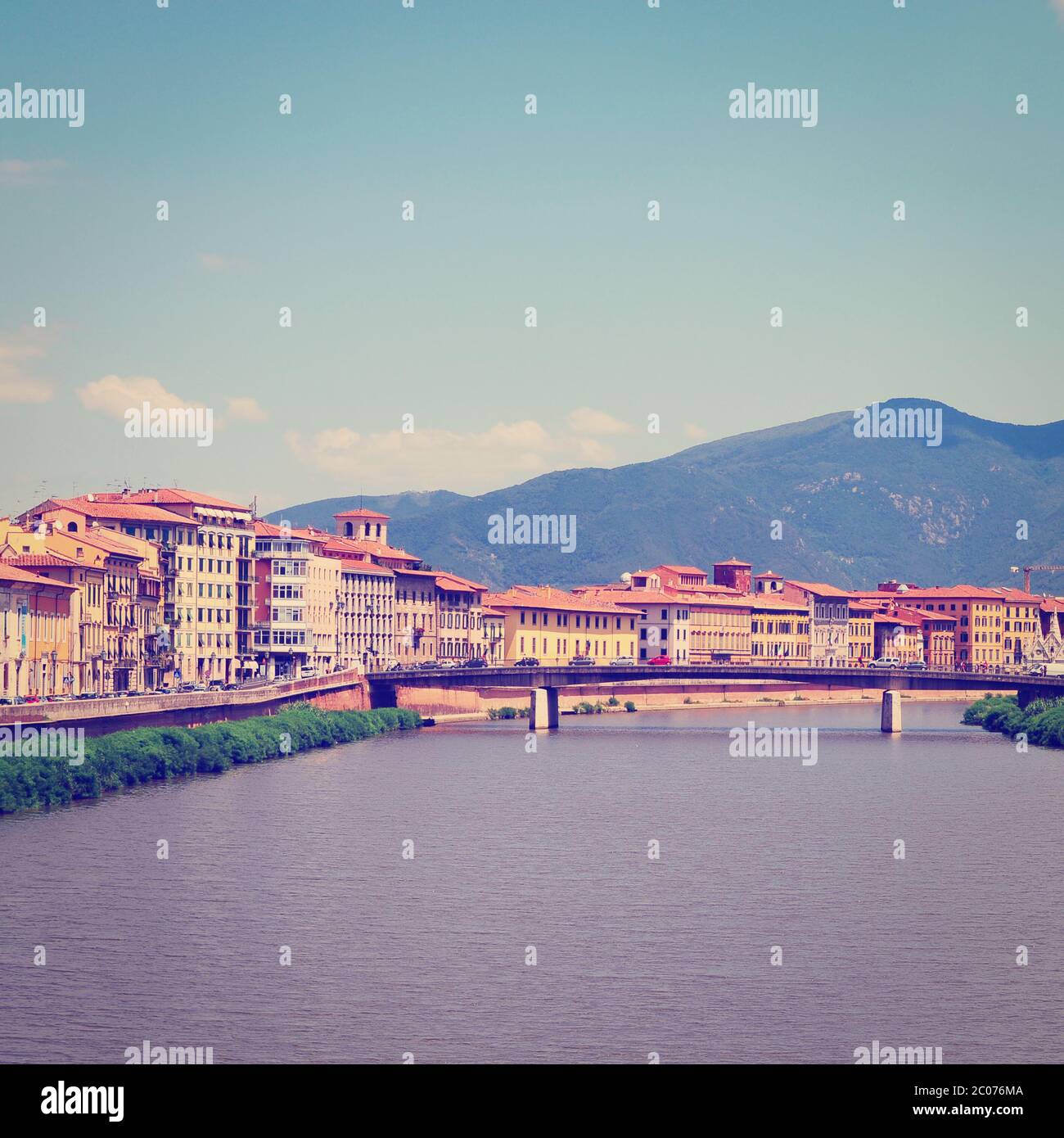 Arno quay hi-res stock photography and images - Alamy