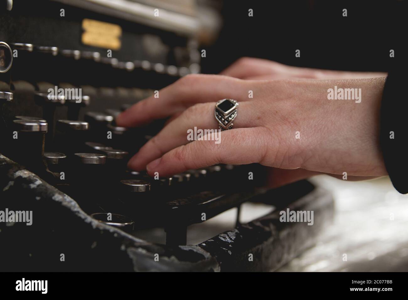 Old woman typewriter hands hi-res stock photography and images - Alamy