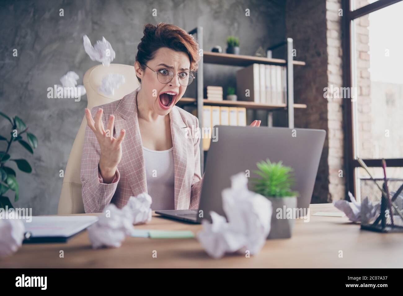 Close-up portrait of nice attractive crazy outraged lady ceo boss chief ...