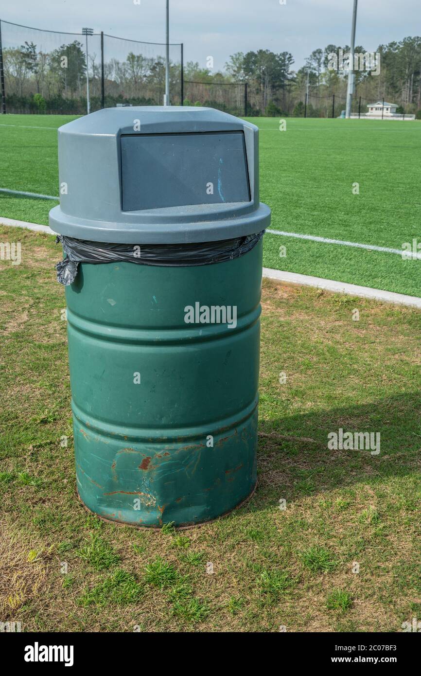 Inside a trash can hi-res stock photography and images - Alamy