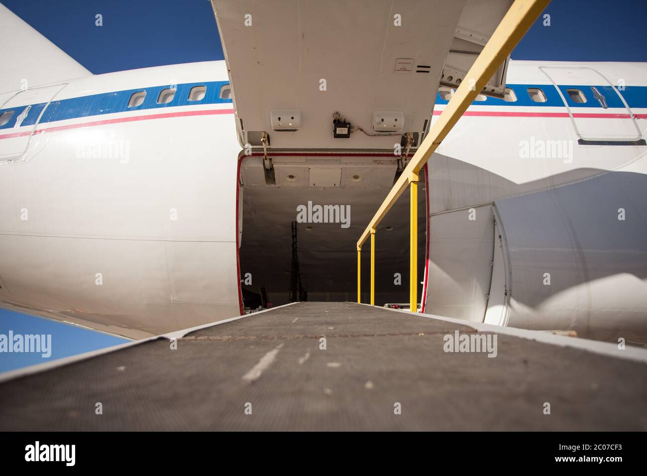 Terminal compartment hi-res stock photography and images - Alamy