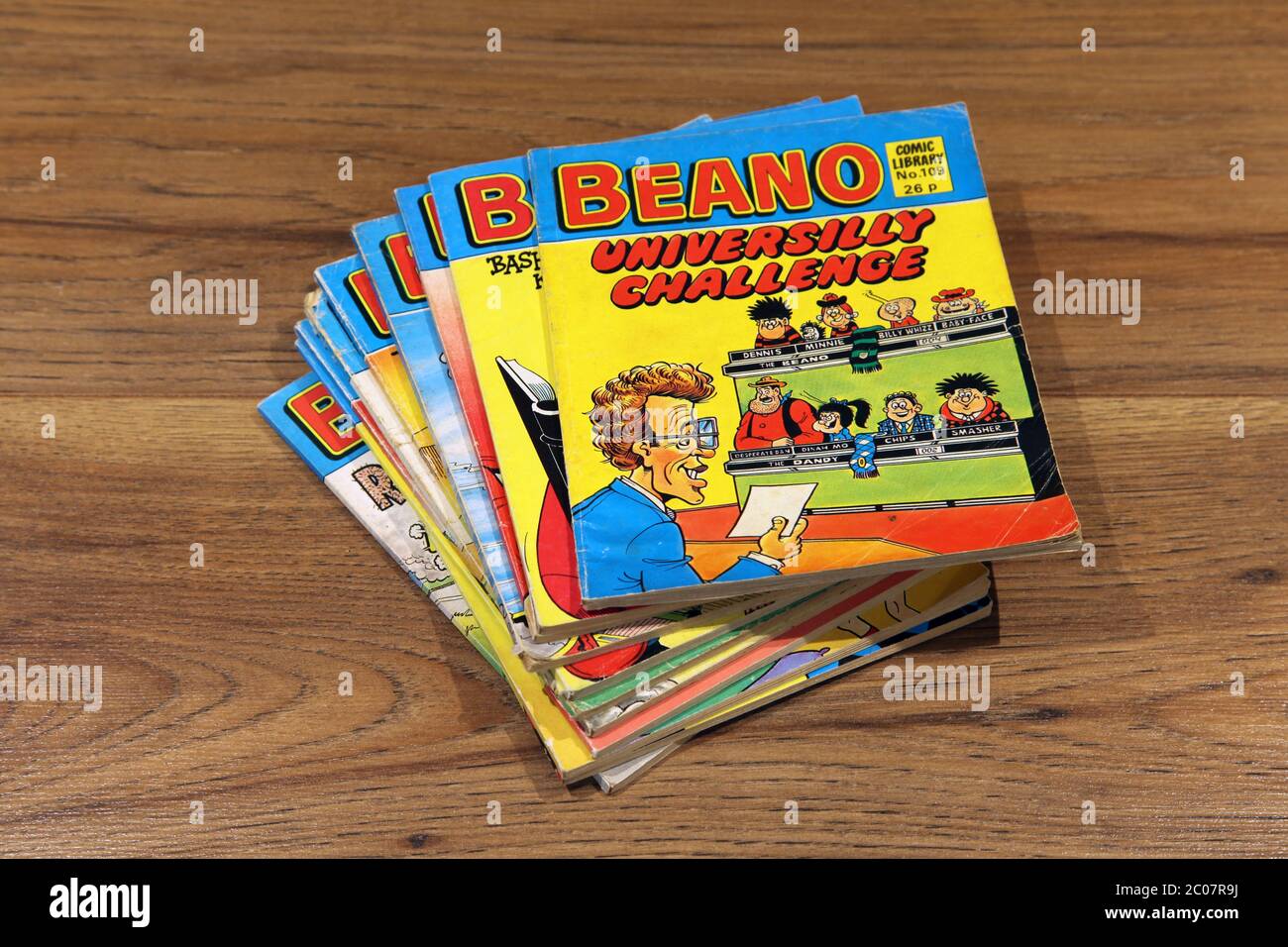 University challenge bamber gascoigne hi-res stock photography and ...