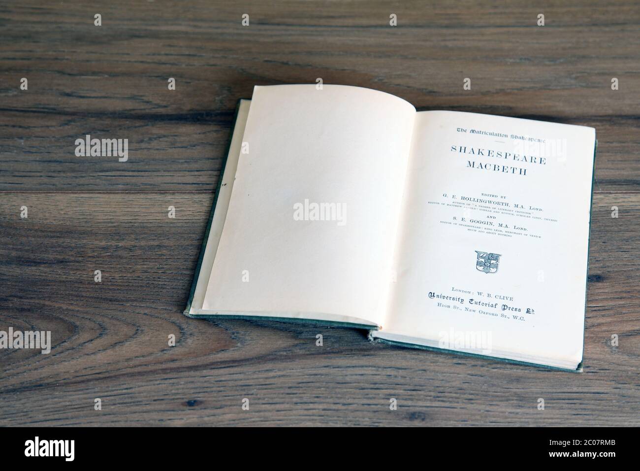 Shakespeare's Macbeth book open, published by Hollingsworth & Goggin ...