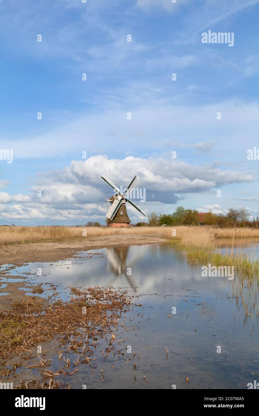 Blue sky at river hi-res stock photography and images - Alamy