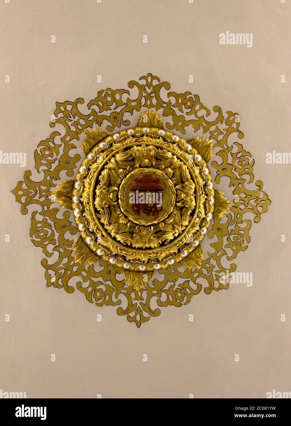 Gold ceiling rose hi-res stock photography and images - Alamy