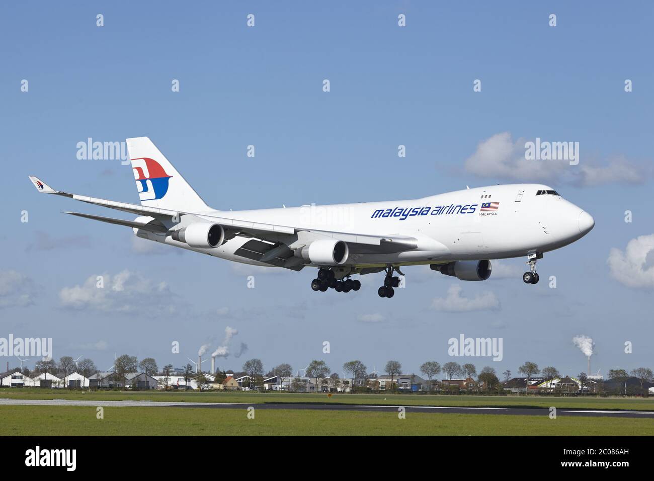 Amsterdam Schiphol Airport - Boeing 747 from MAS-Cargo lands Stock ...