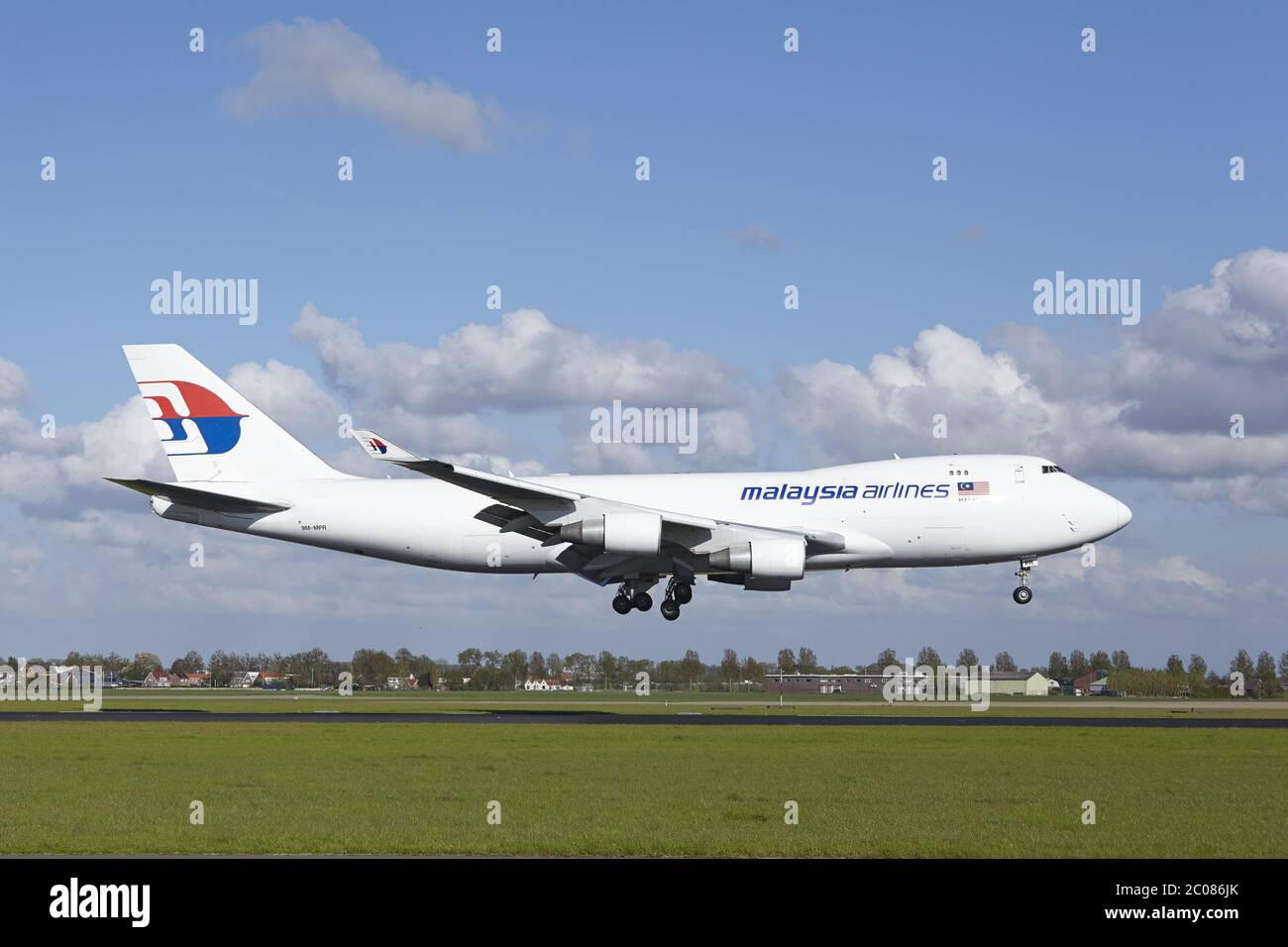Amsterdam Schiphol Airport - Boeing 747 from MAS-Cargo lands Stock ...