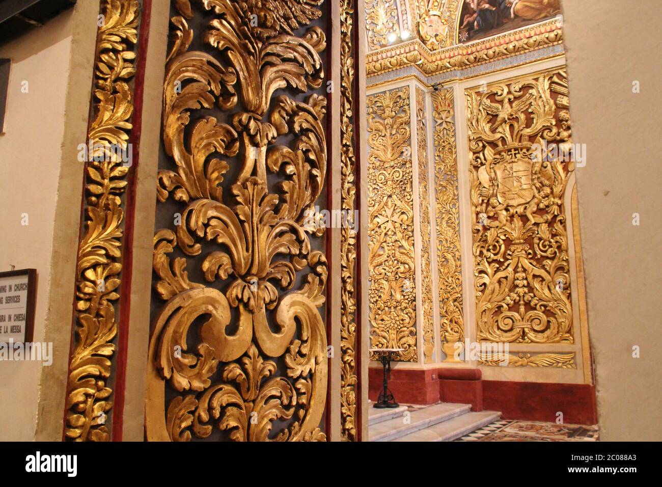 Frise arabesque hi-res stock photography and images - Alamy