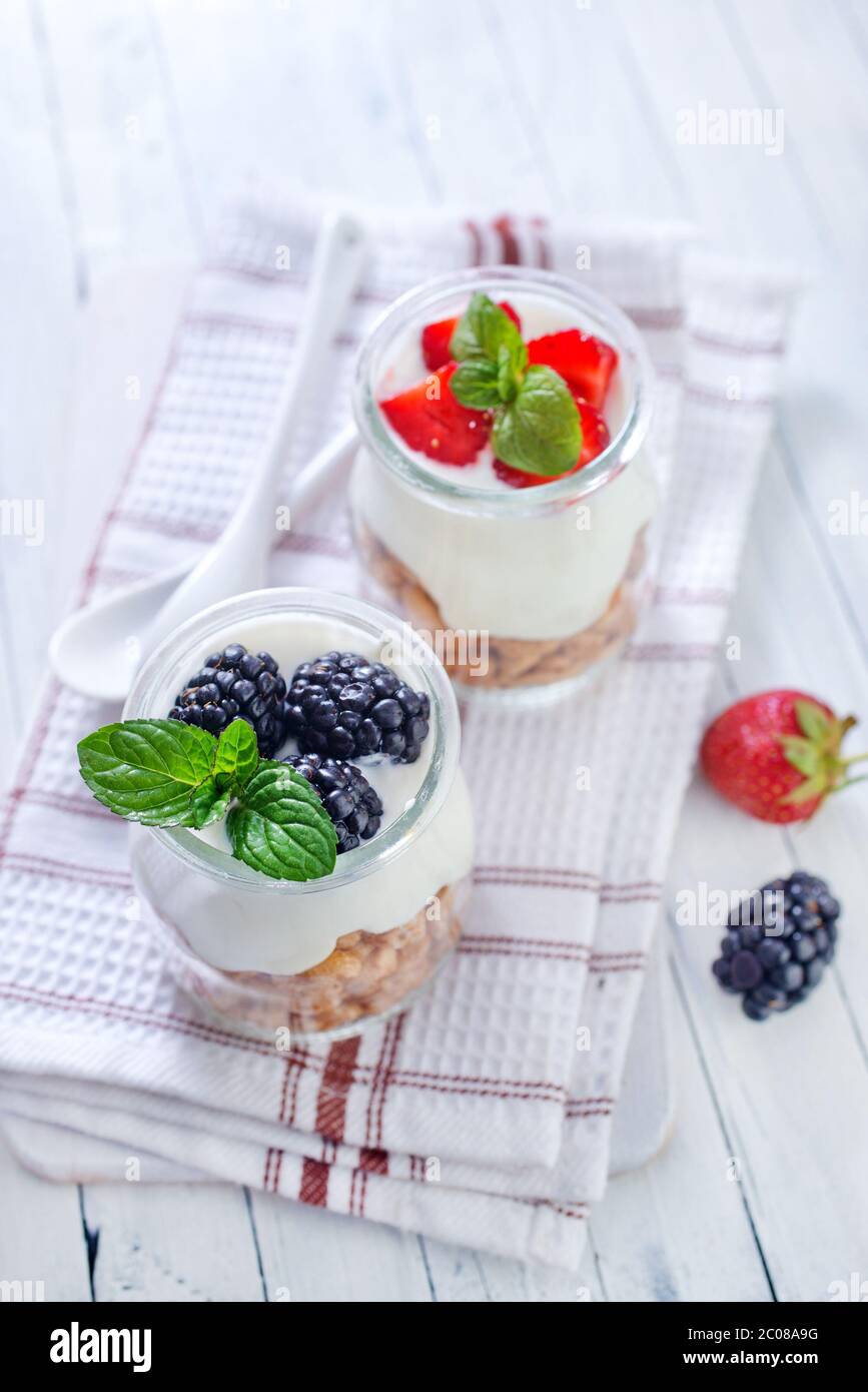 Cereal dairy cup desert breakfast hi-res stock photography and images ...