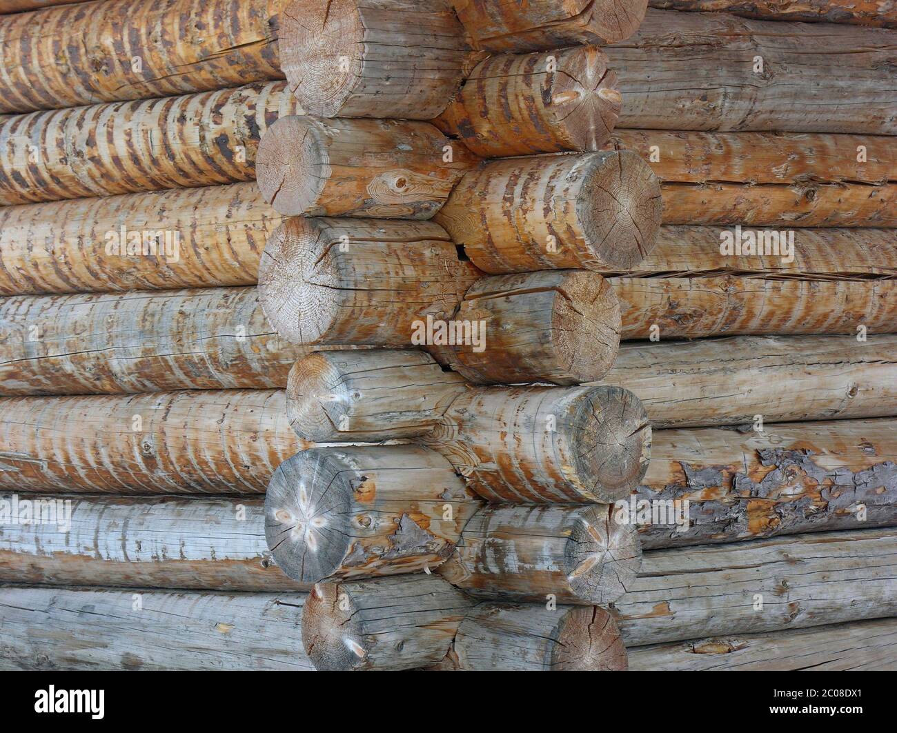 edge of a log cabin Stock Photo - Alamy