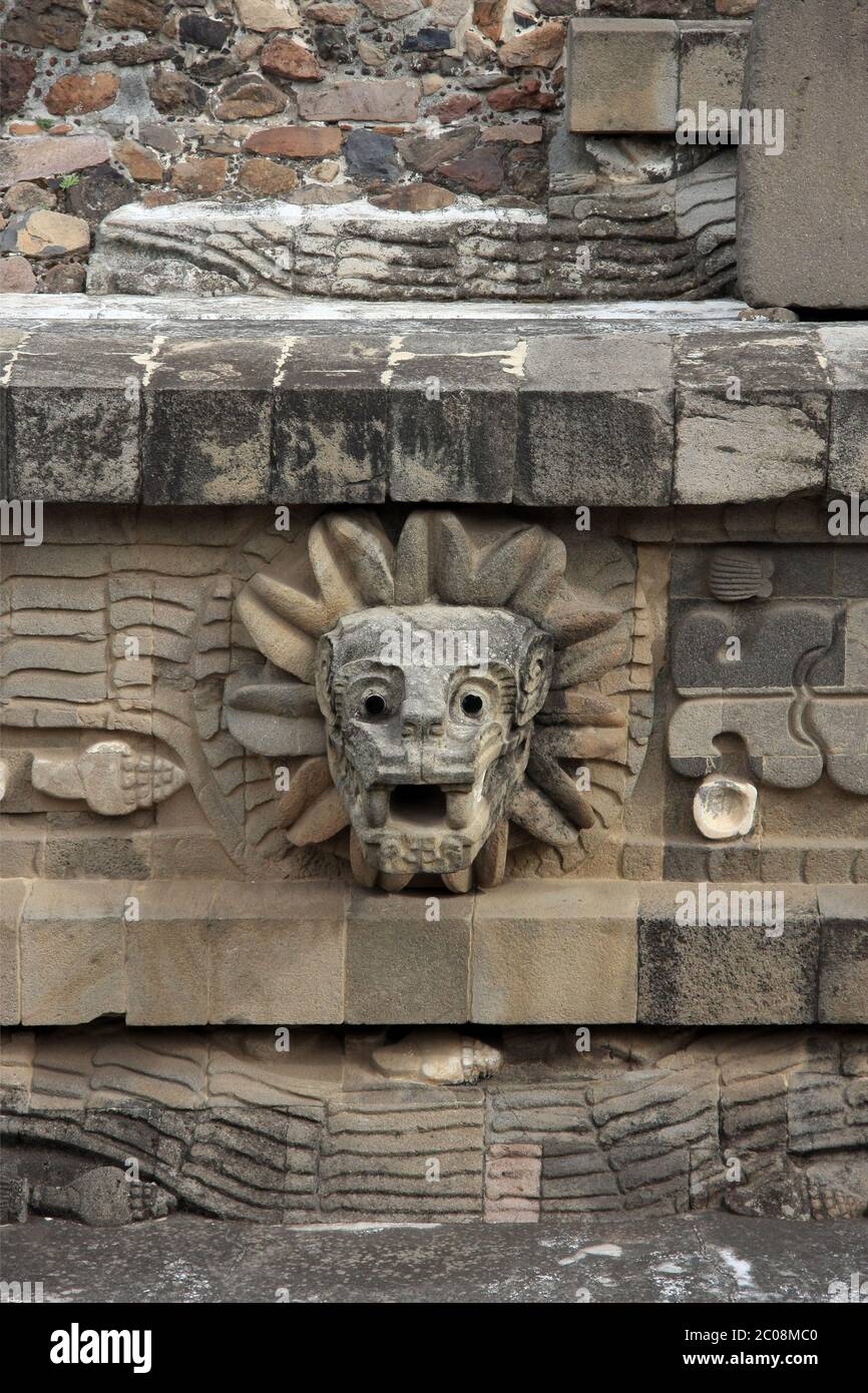 Quetzalcoatl feathered serpent pyramid hi-res stock photography and images - Alamy