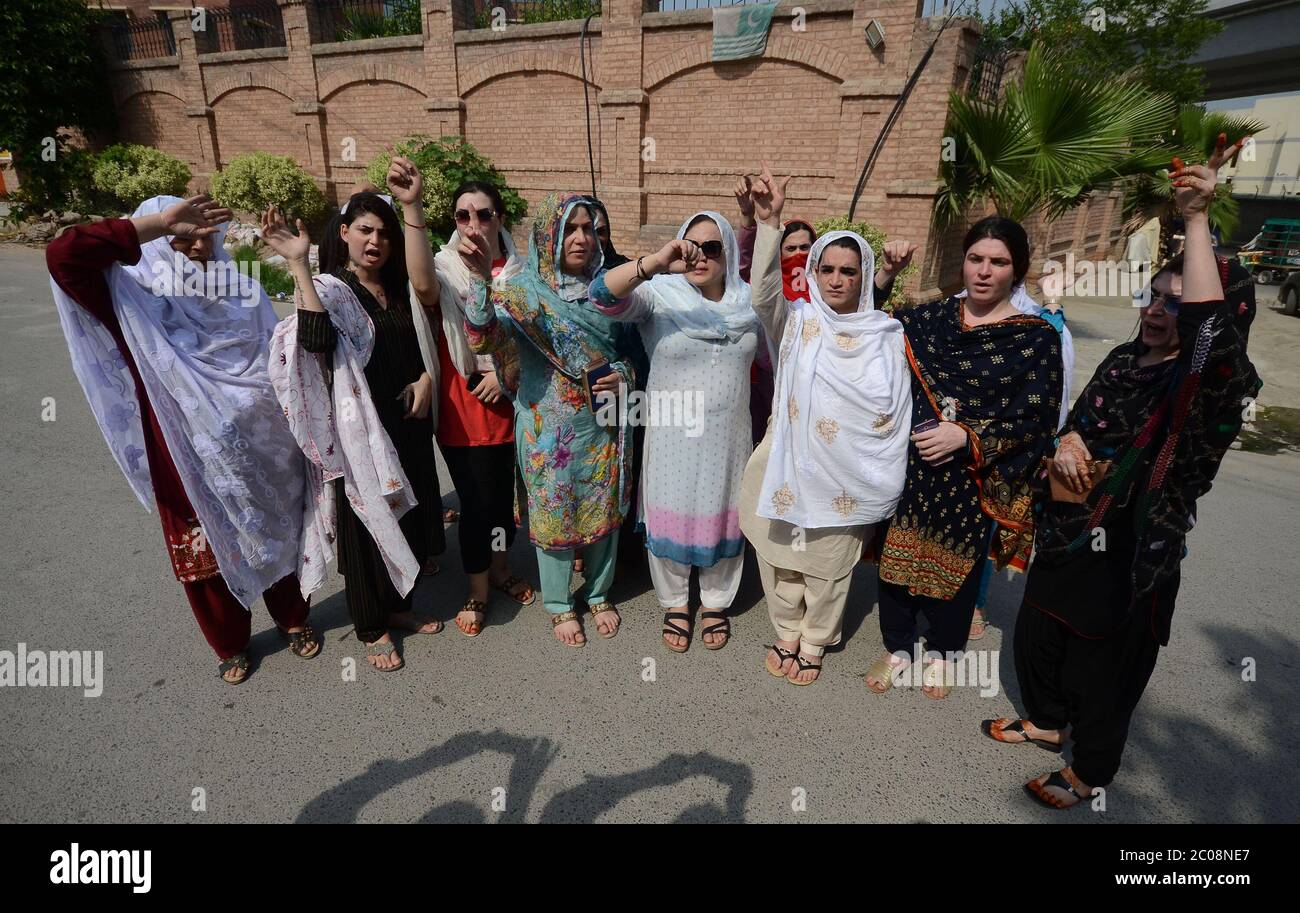 Peshawar, Pakistan. 11th June, 2020. Transgender community at a protest ...