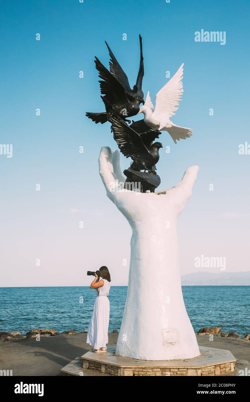 Turkey kusadasi hand peace sculpture hi-res stock photography and ...