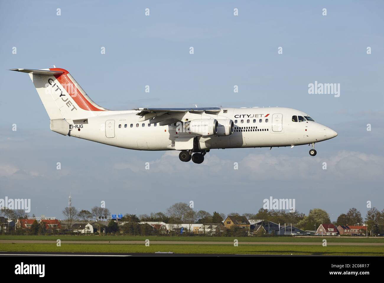 Avro rj85 hi-res stock photography and images - Alamy