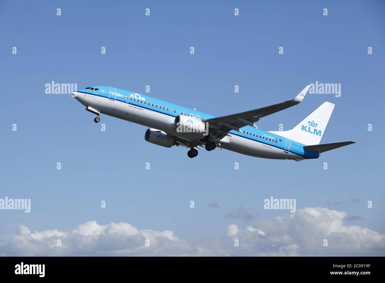 Boeing takeoff 737 hi-res stock photography and images - Alamy