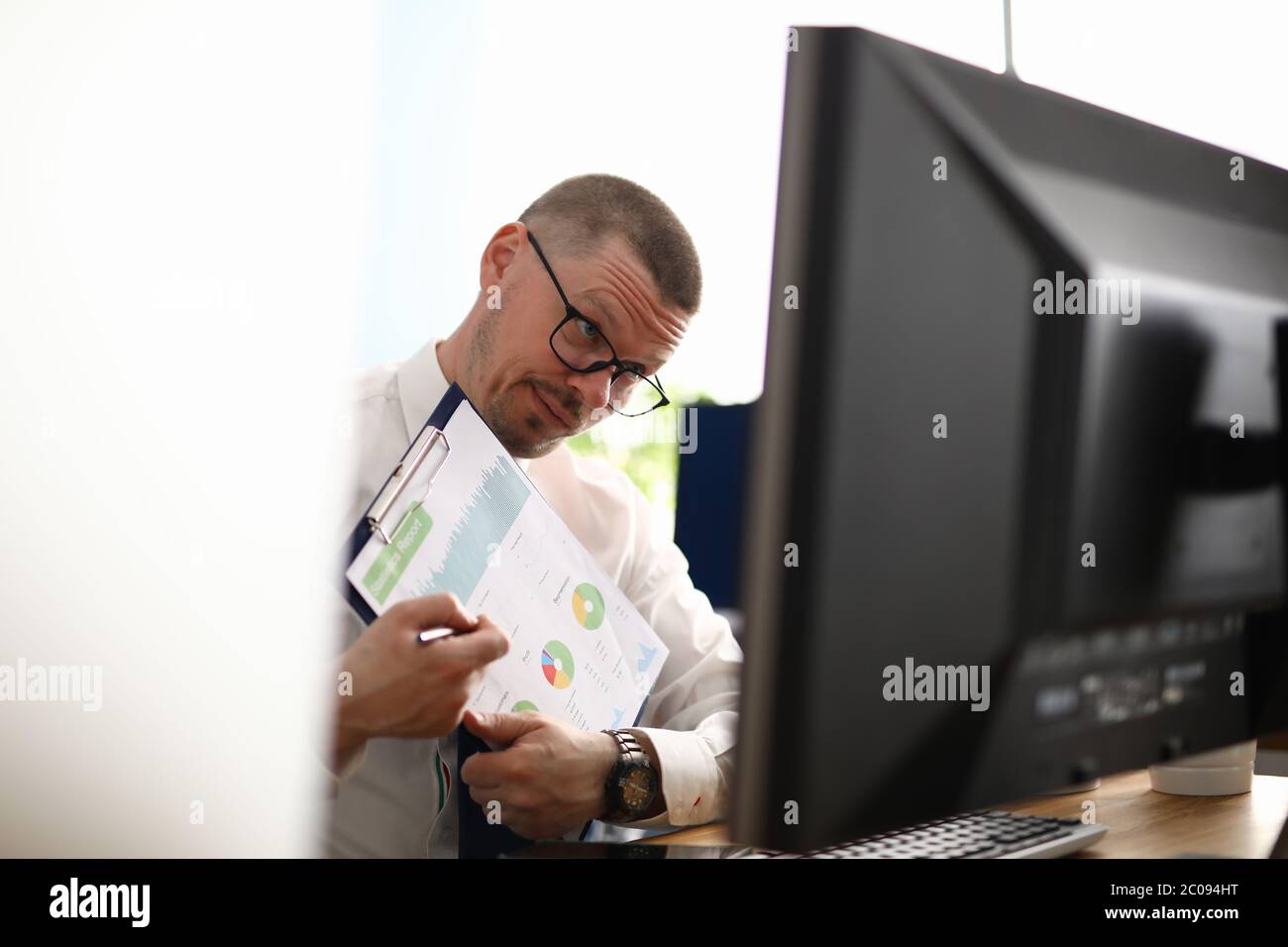 Manager explain hi-res stock photography and images - Alamy