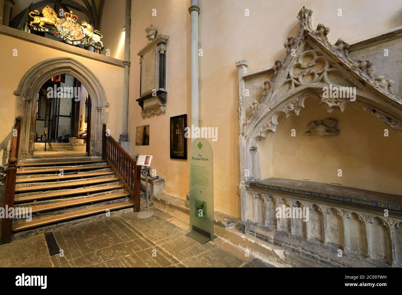 Interior of rochester cathedral hi-res stock photography and images - Alamy