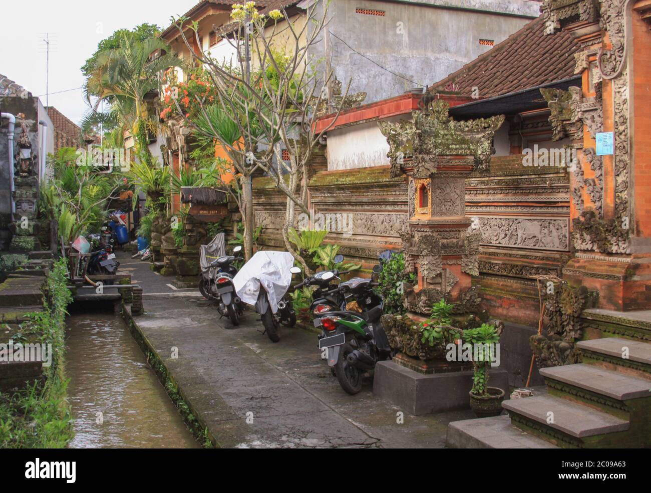 Street view of ubud hi-res stock photography and images - Alamy