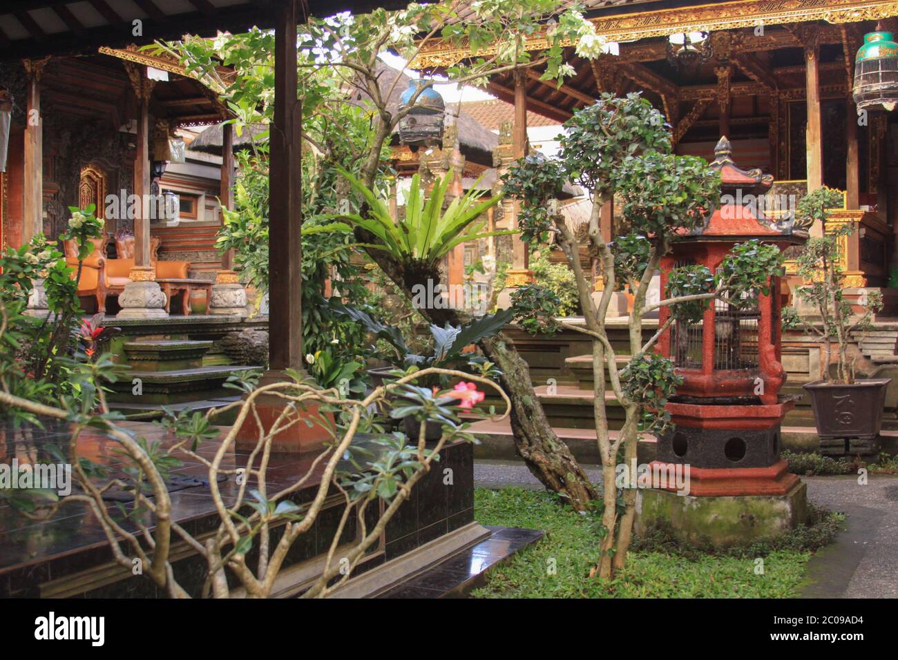Balinese garden hi-res stock photography and images - Alamy