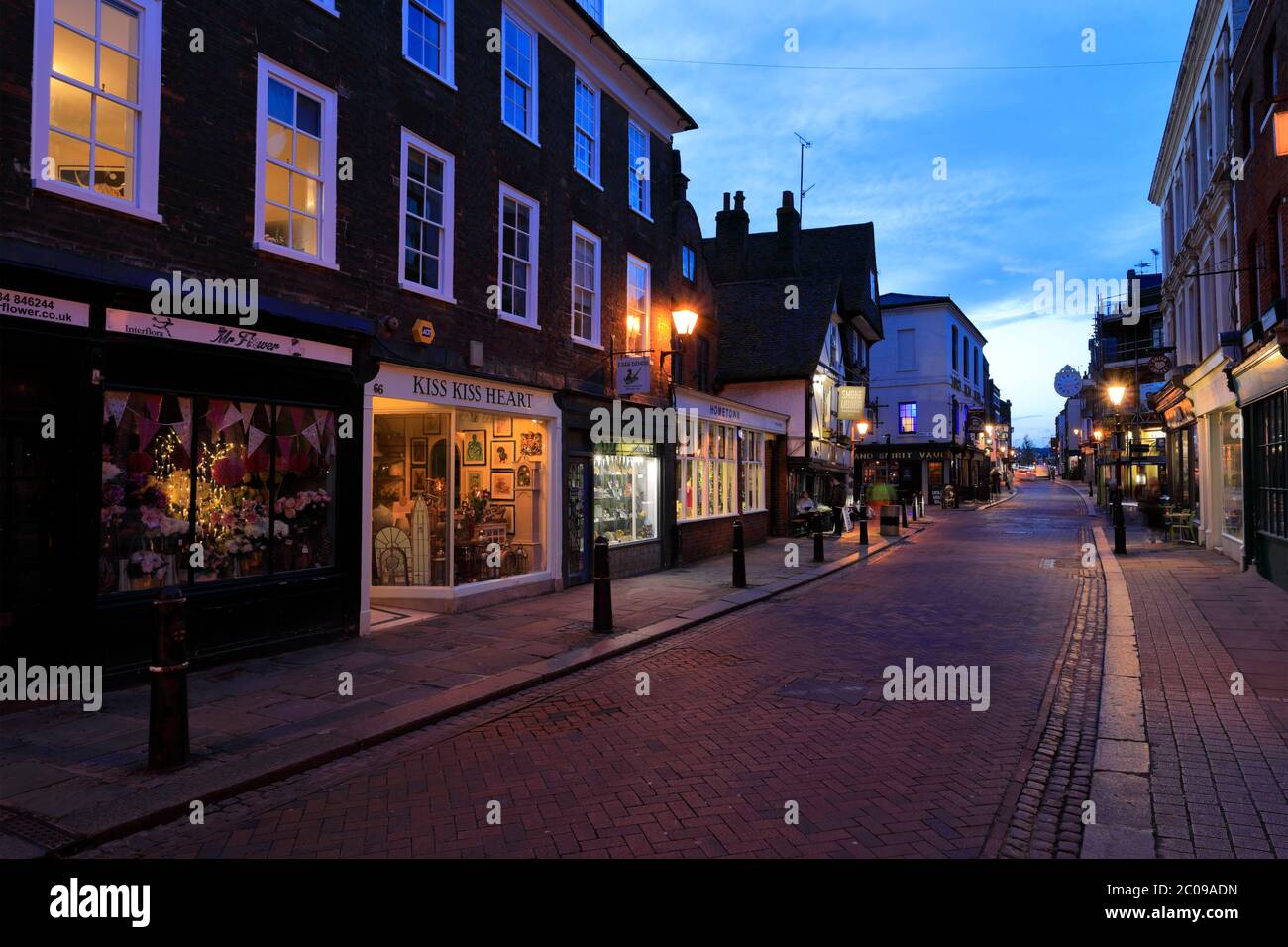 Street view rochester kent england hi-res stock photography and images ...