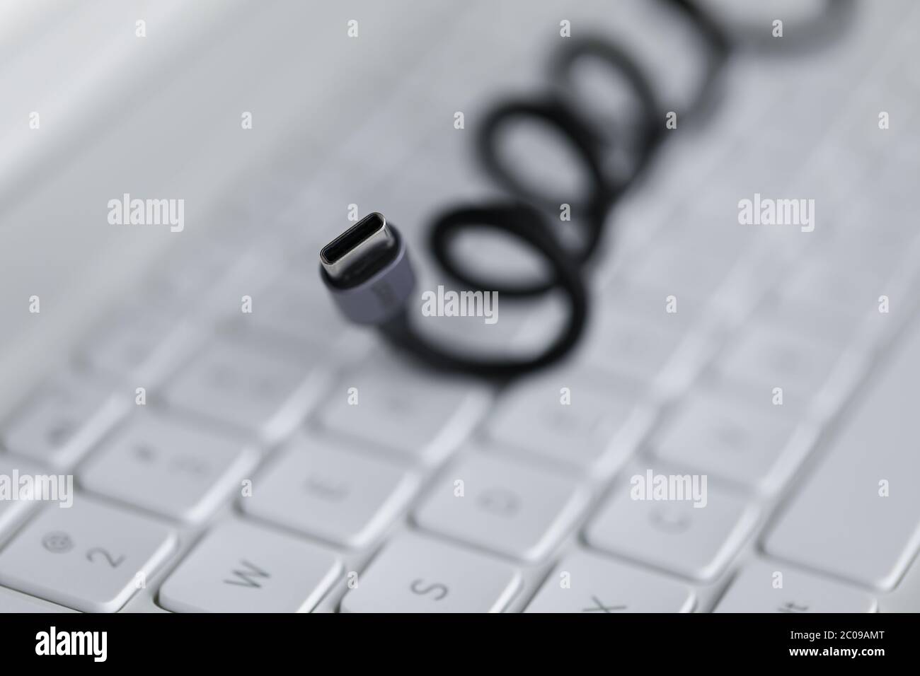 Thin wire hi-res stock photography and images - Alamy