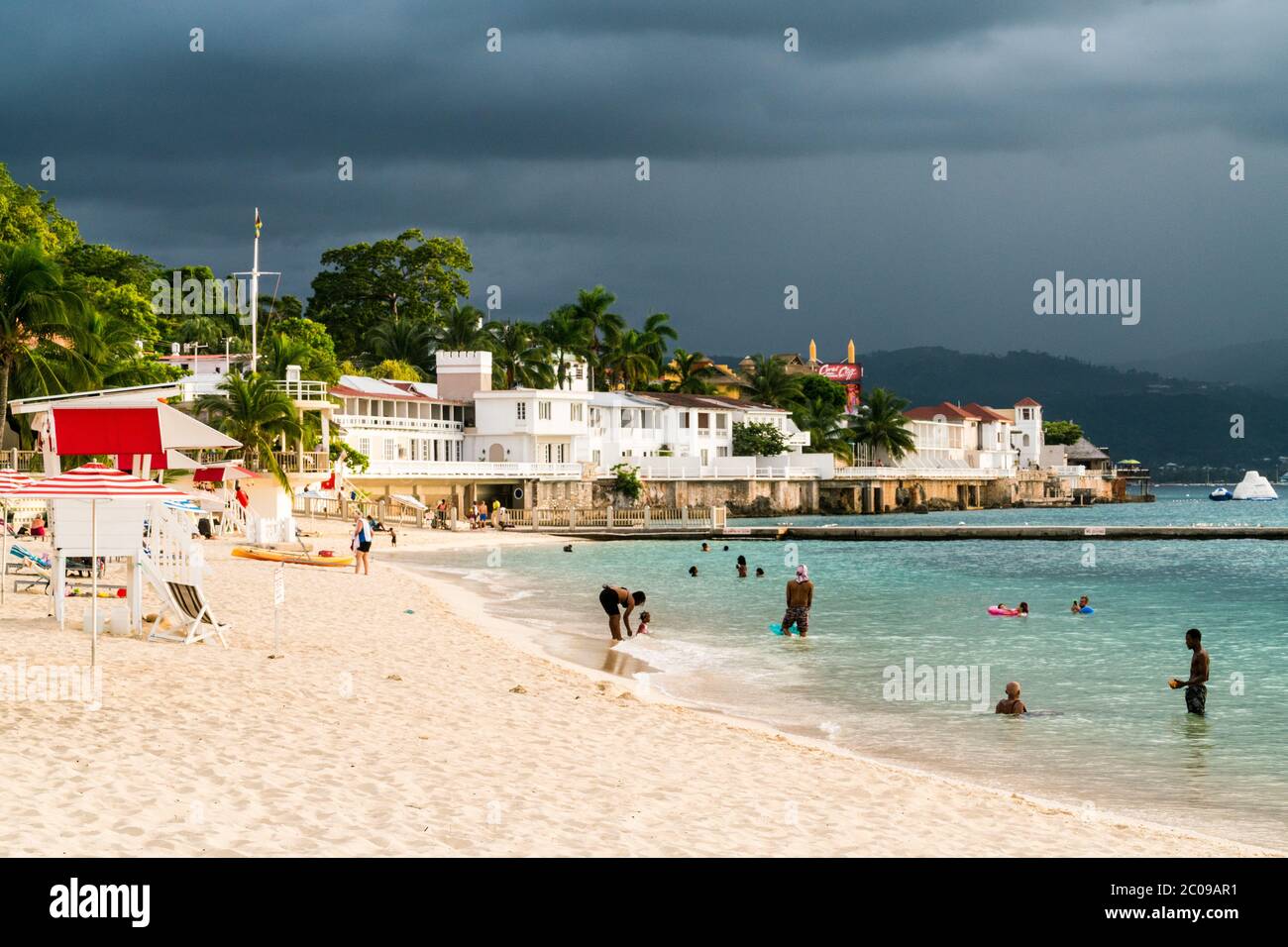Montego bay beach hi-res stock photography and images - Alamy