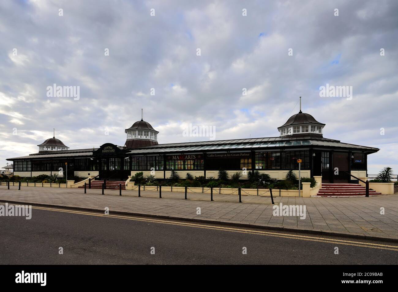 Central parade herne bay hi-res stock photography and images - Alamy
