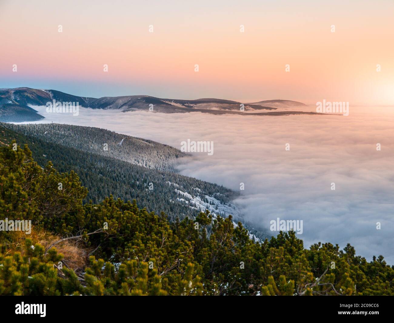 Freezy cold weather hi-res stock photography and images - Alamy