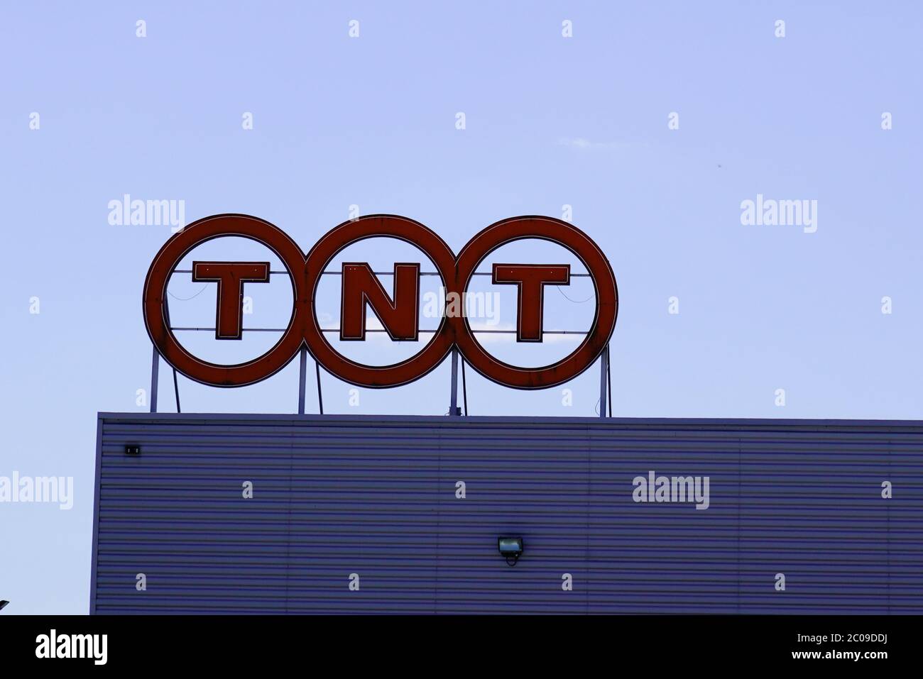 Bordeaux , Aquitaine / France - 06 01 2020 : TNT sign logo of worldwide ...