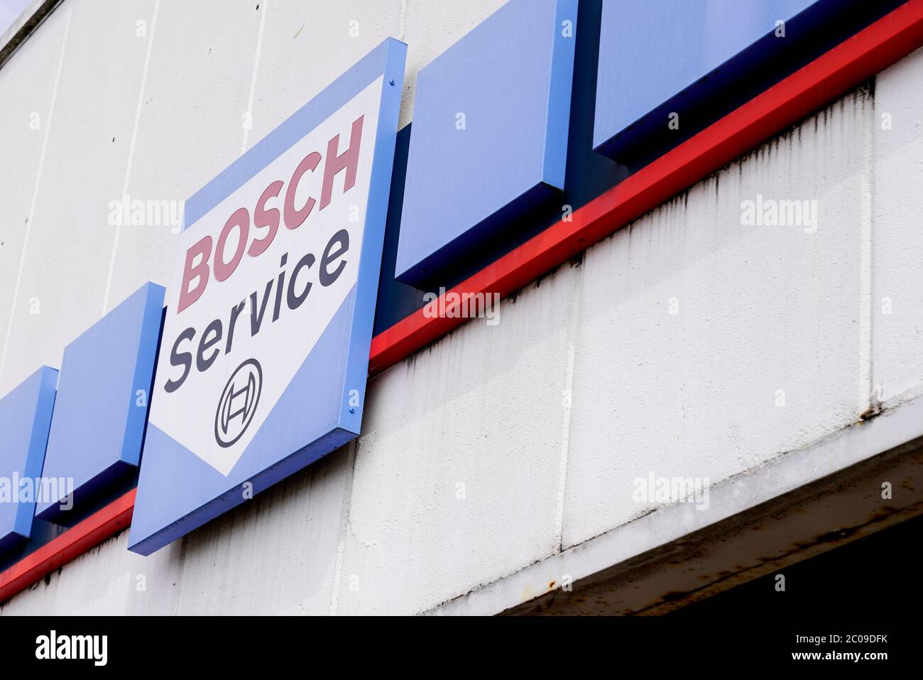 Bordeaux , Aquitaine / France - 06 06 2020 : bosch service car station ...