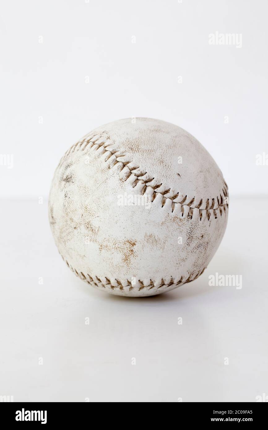 Ball throwers hi-res stock photography and images - Alamy