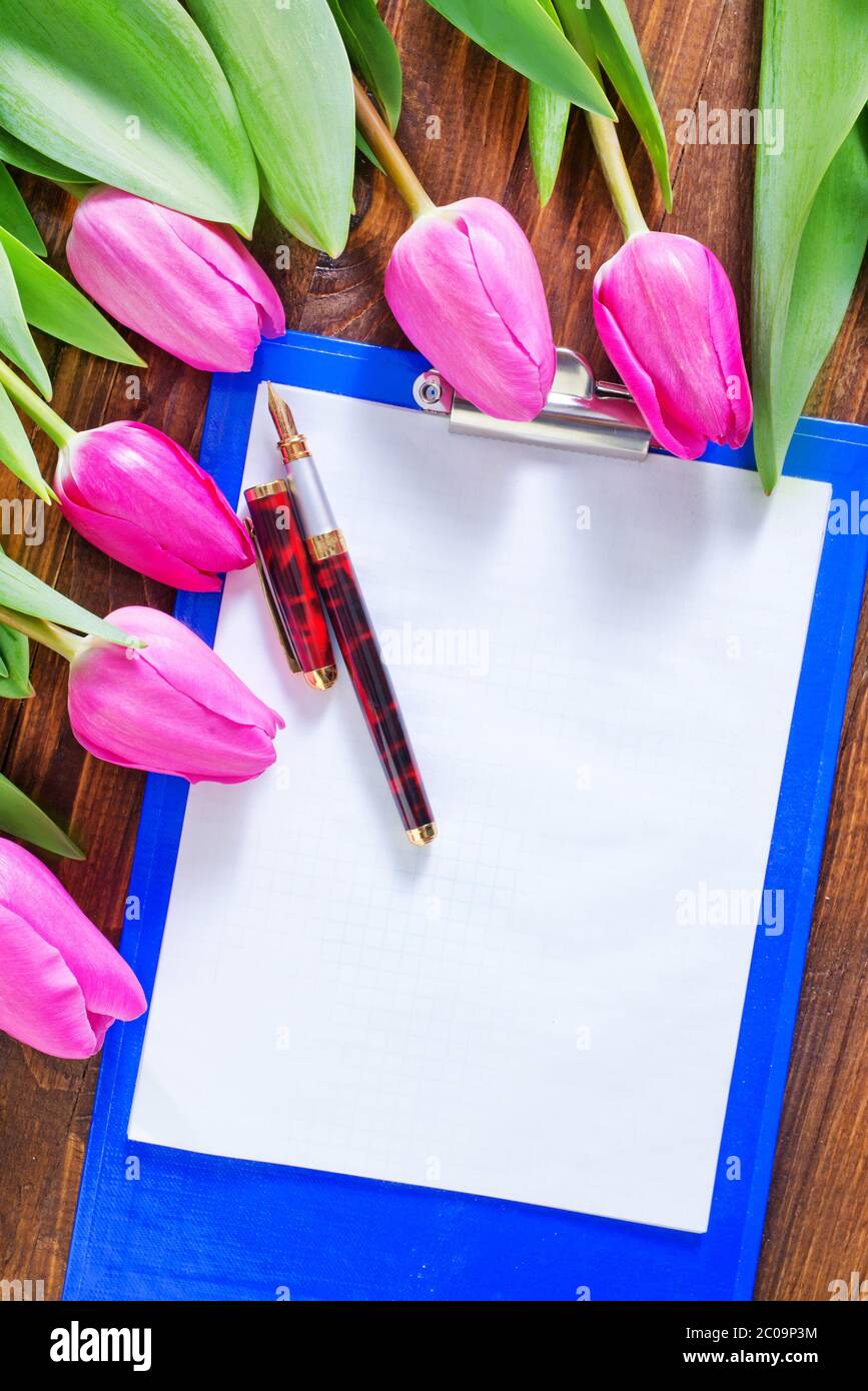 tulips and note Stock Photo - Alamy