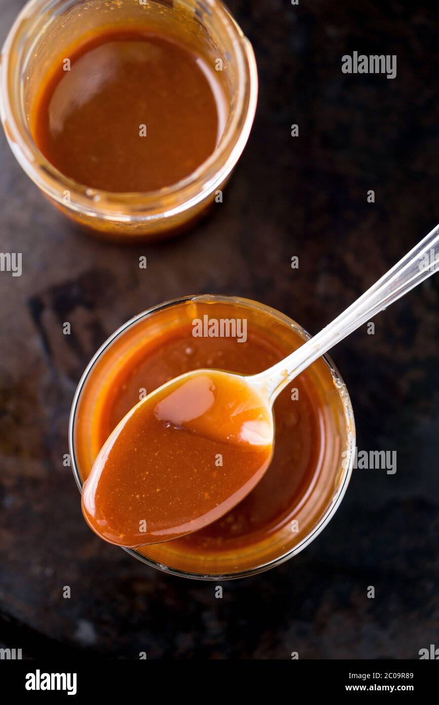 Caramel sauce hi-res stock photography and images - Alamy