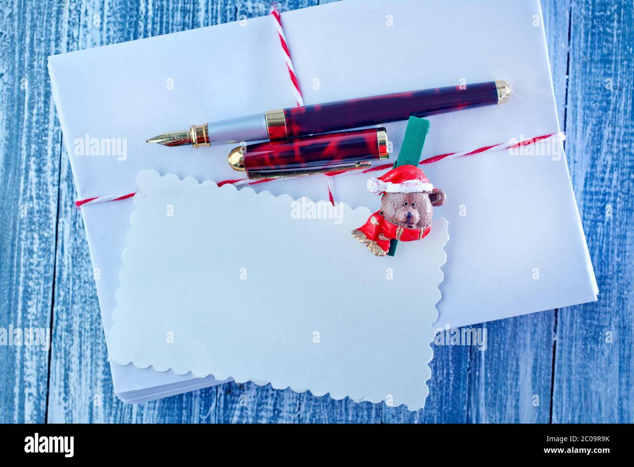 Fountain pen and christmas card Stock Photo - Alamy