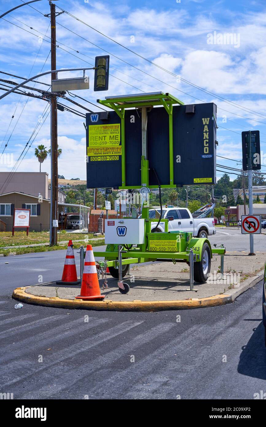 Towable sign hi-res stock photography and images - Alamy