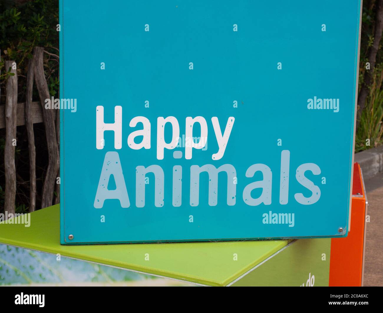 Zoo sign hi-res stock photography and images - Alamy