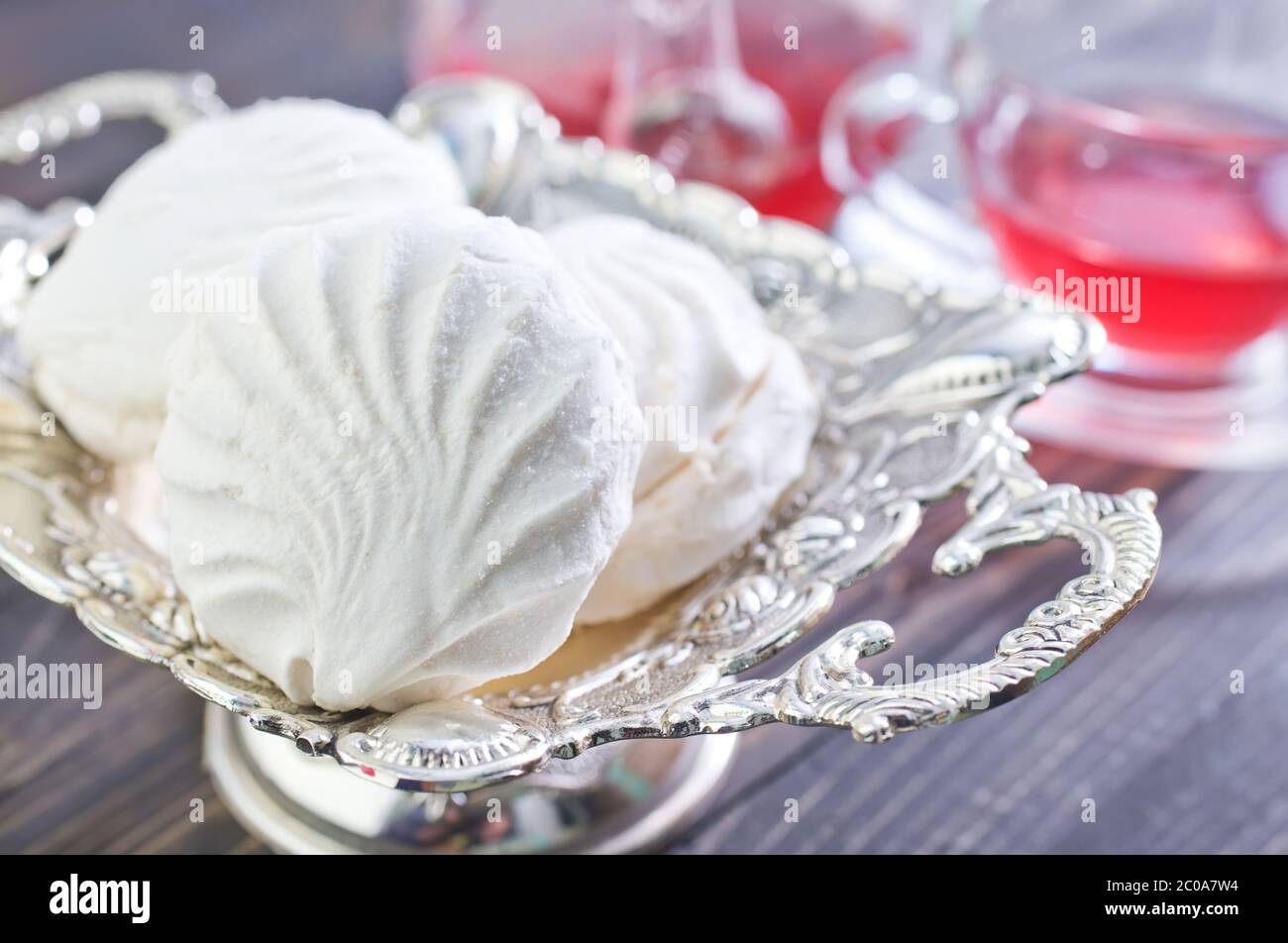 Apple meringue cakes hi-res stock photography and images - Alamy