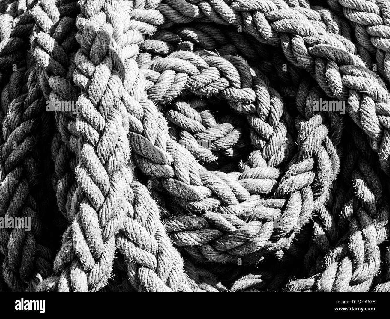 Black and white ship rope hi-res stock photography and images - Alamy